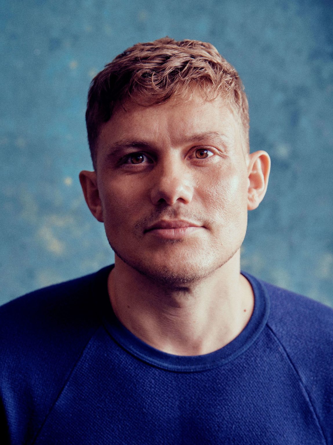 Jon Pointing - Hatch